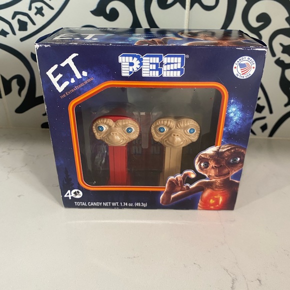 PEZ | Other | Pez Candy Dispenser Et 4th Anniversary Gift Set ...